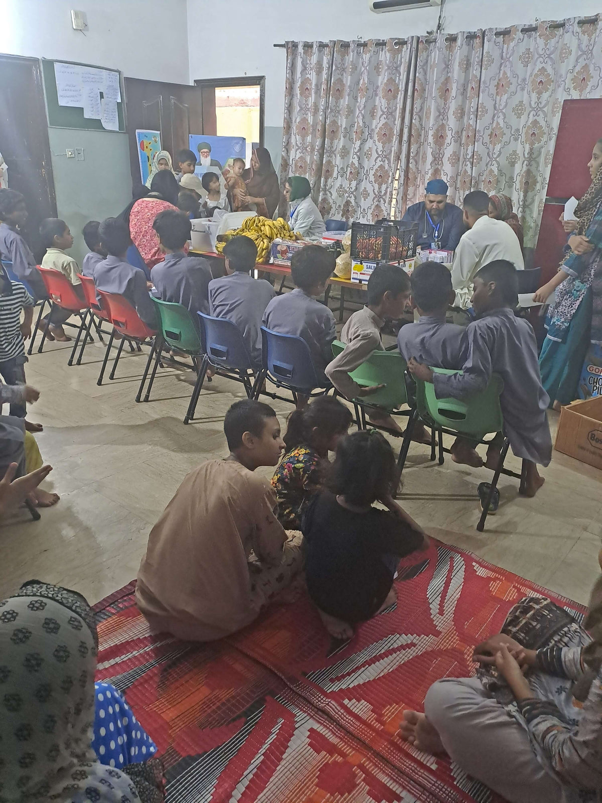 Lahore, Pakistan - Participating in Pediatric Ward & Orphan Support Pr ...